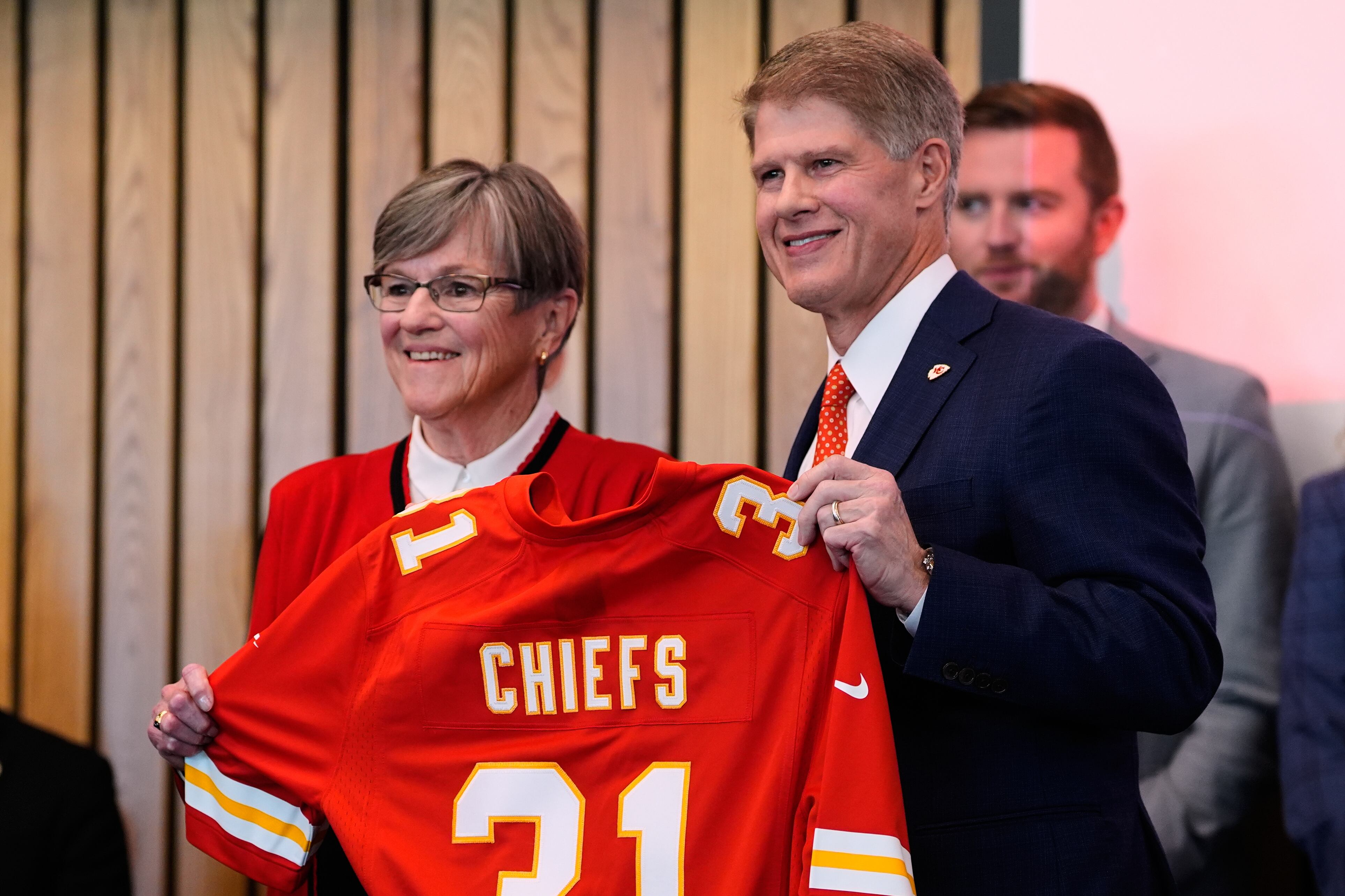 Chiefs to choose from 2 Kansas City firms for design of new stadium