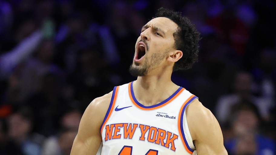 Mike Brown shouts out defensive efforts of two Knicks guards