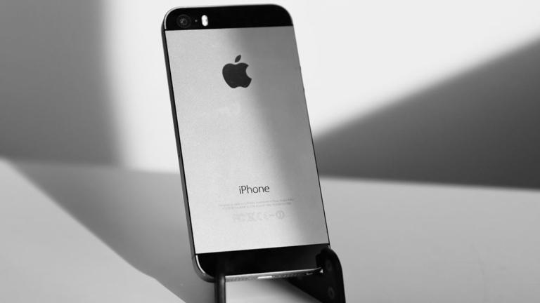 Após 12 anos, Apple lança atualização para iPhone 5s e iPod Touch; entenda