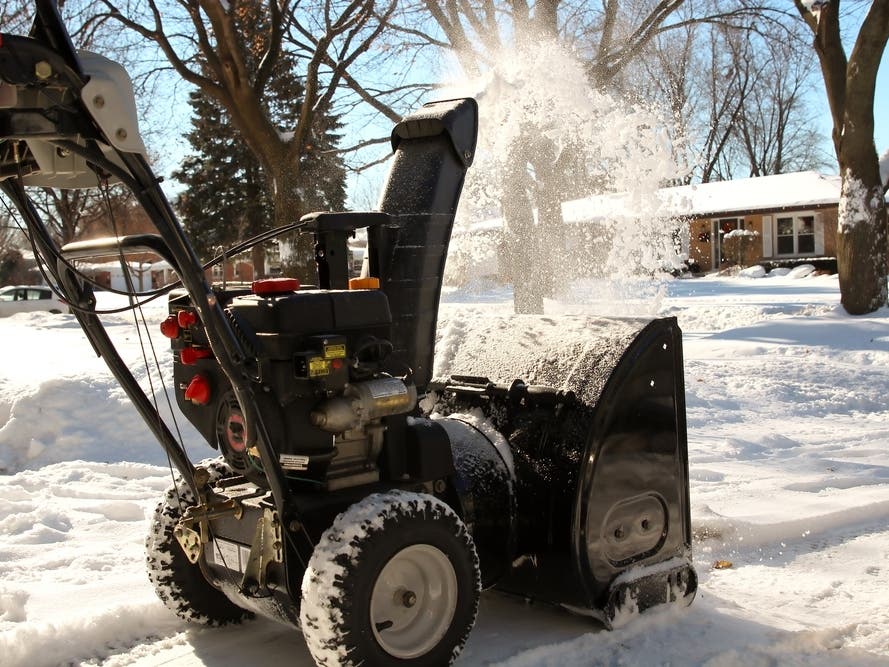 Watch: Robotic snow blower clears driveway while NJ owner sips coffee ...