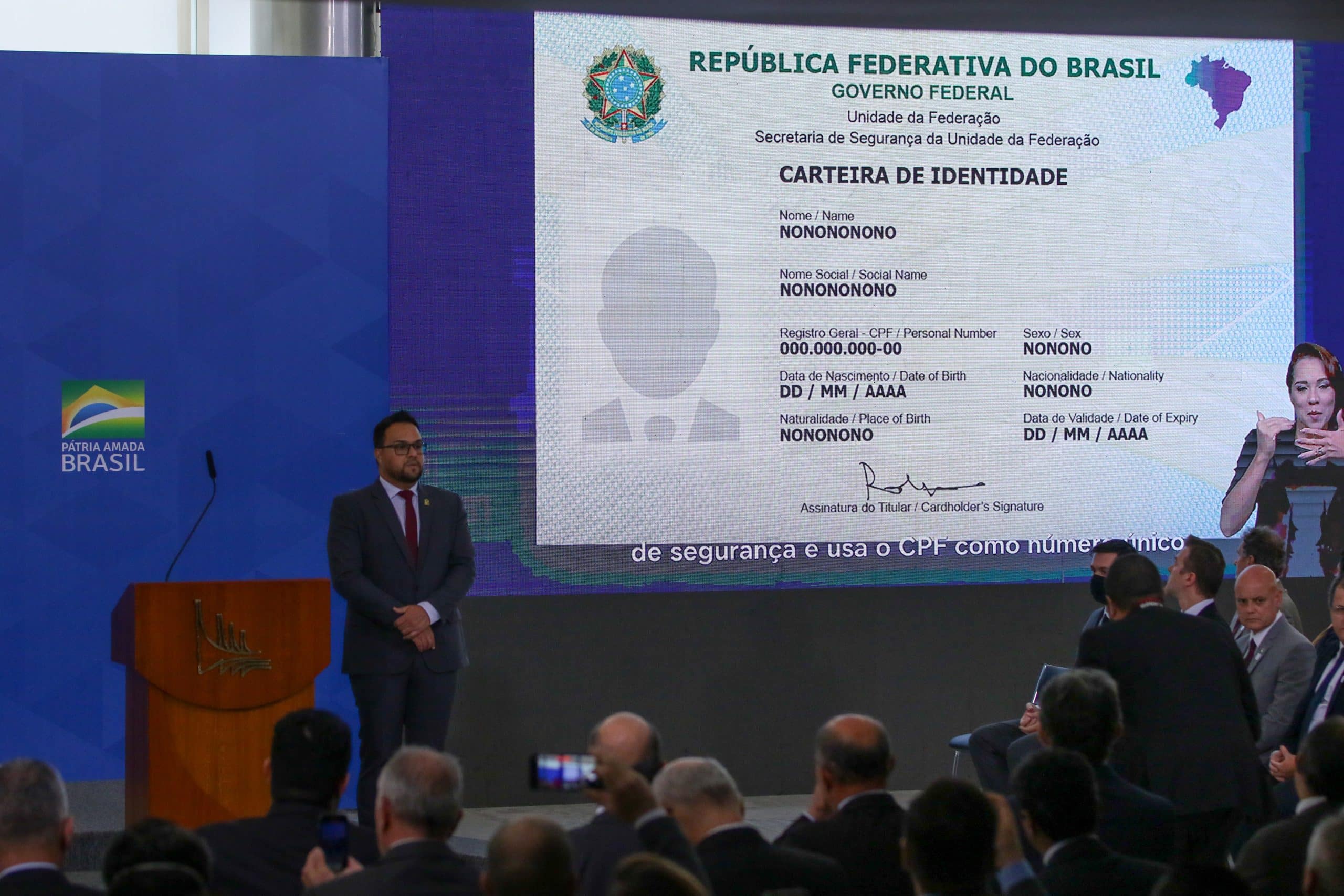 INSS não vai pagar quem não tem novo RG? Entenda a fake news que se ...