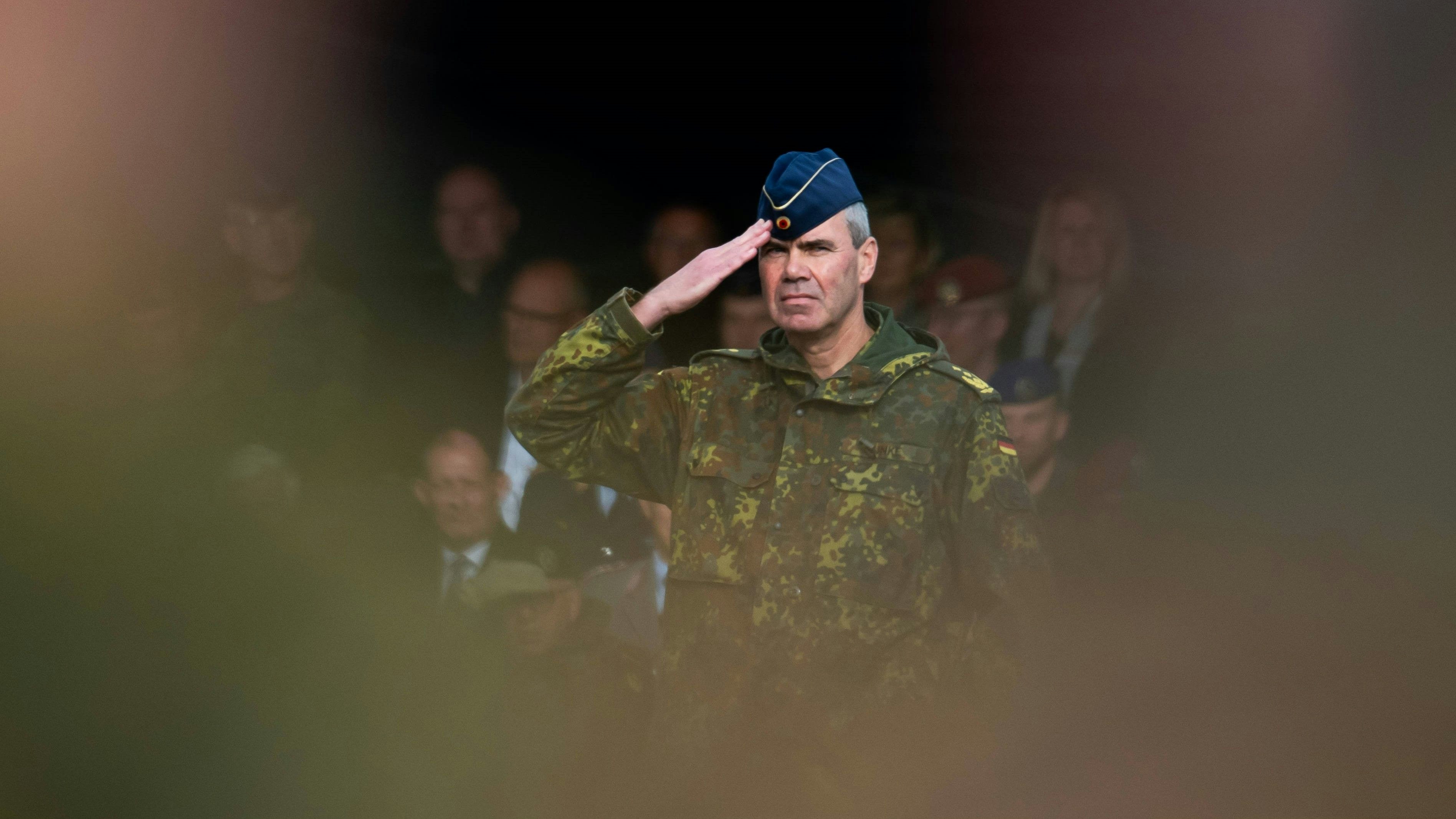 „Sabotage, Angriffe, Schläferzellen“: Bundeswehr-General warnt vor ...