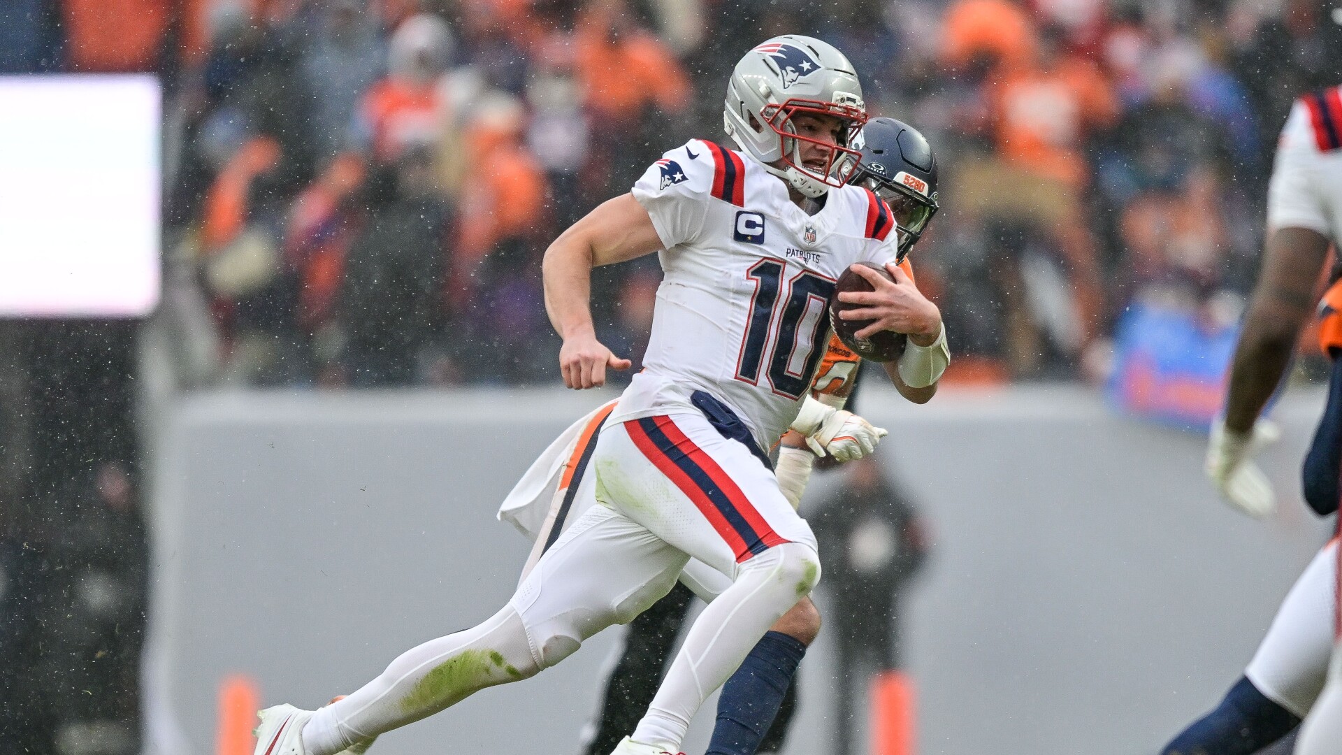 Mike Vrabel: Concern about Drake Maye's shoulder probably overblown