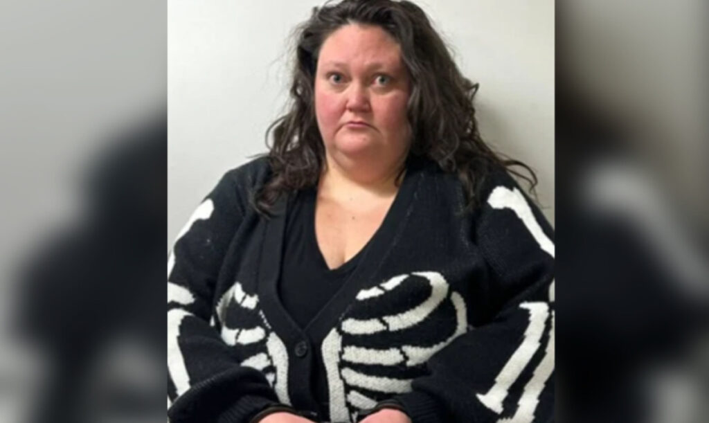 Virginia librarian arrested after feds accuse her of recruiting people ...