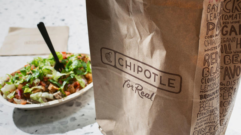 Chipotle's 2026 menu brings back a chicken item fans have been begging for