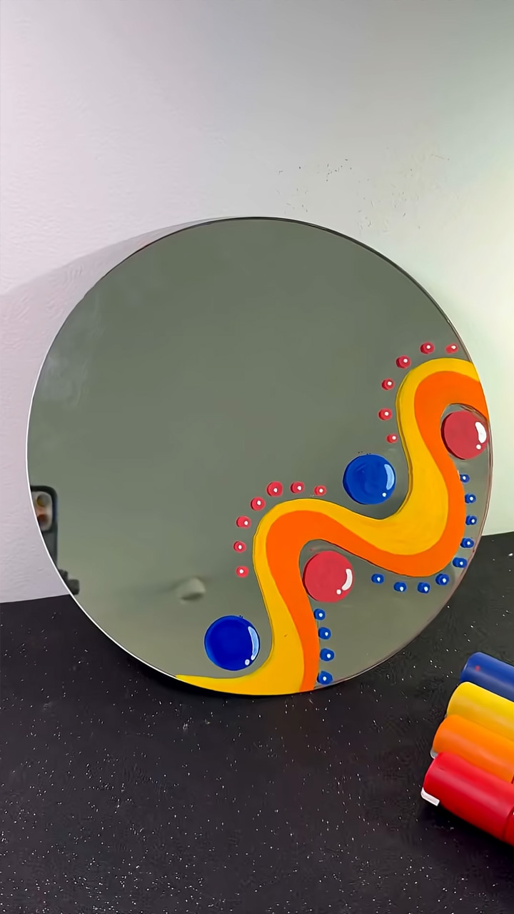 Minimalistic mirror painting ideas