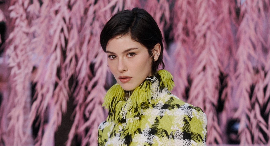 Gracie Abrams puts her own spin on Rama Duwaji's 'Bixie' for Chanel's ...