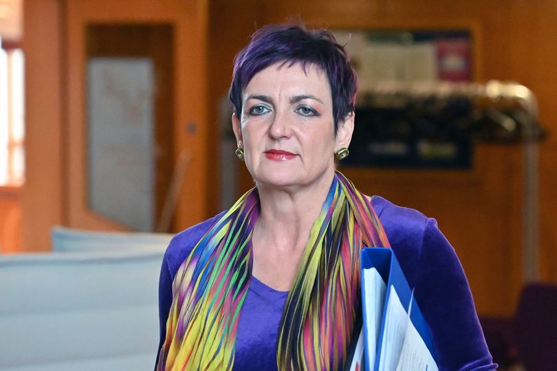 Bungling escort company replaced as contractor for prisoner escort in ...