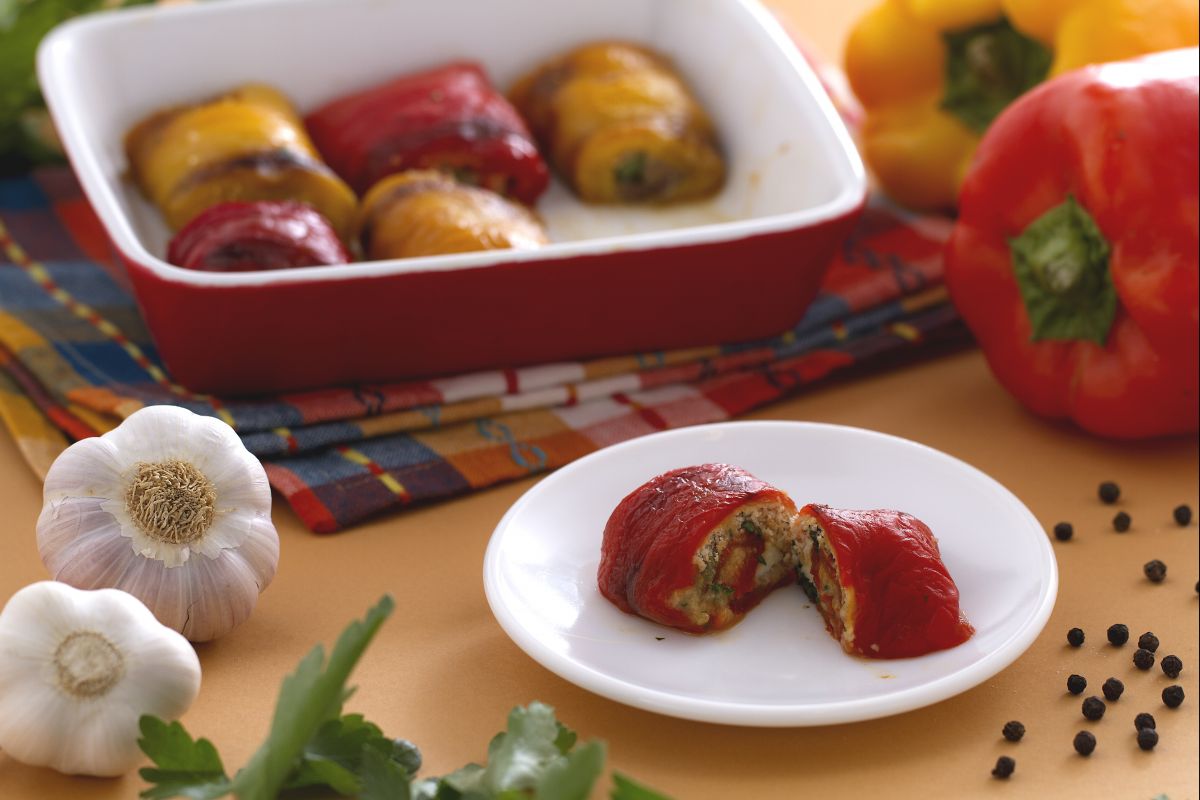 Baked bell pepper rolls
