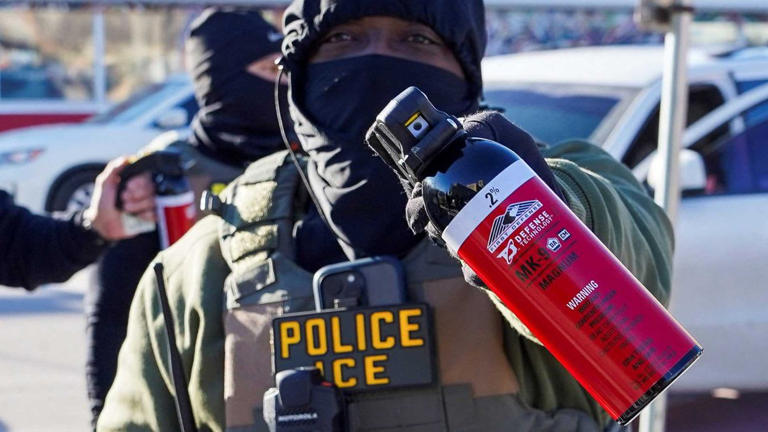 ICE agent hits protesters on sidewalk in drive-by mace attack