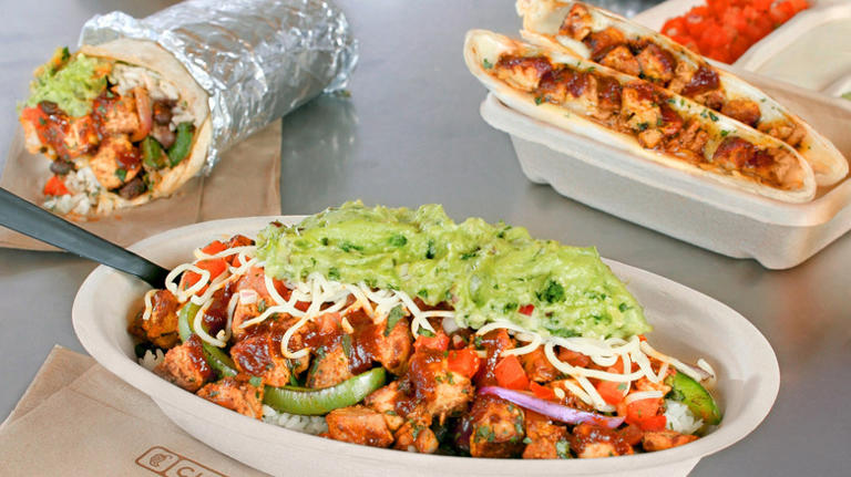Chipotle's 2026 menu brings back a chicken item fans have been begging for