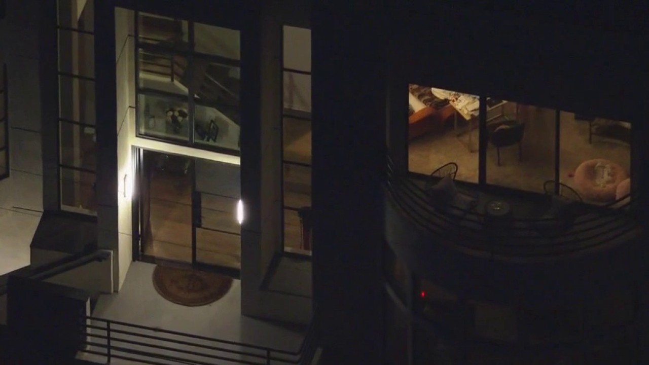 Homeowner shoots at burglary suspects