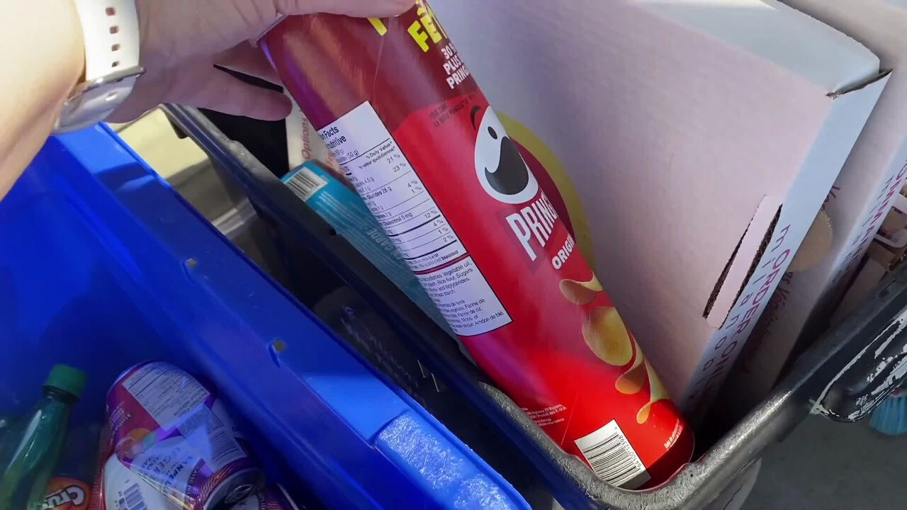 Turn a Pringles can into this! (Genius fall decor!)