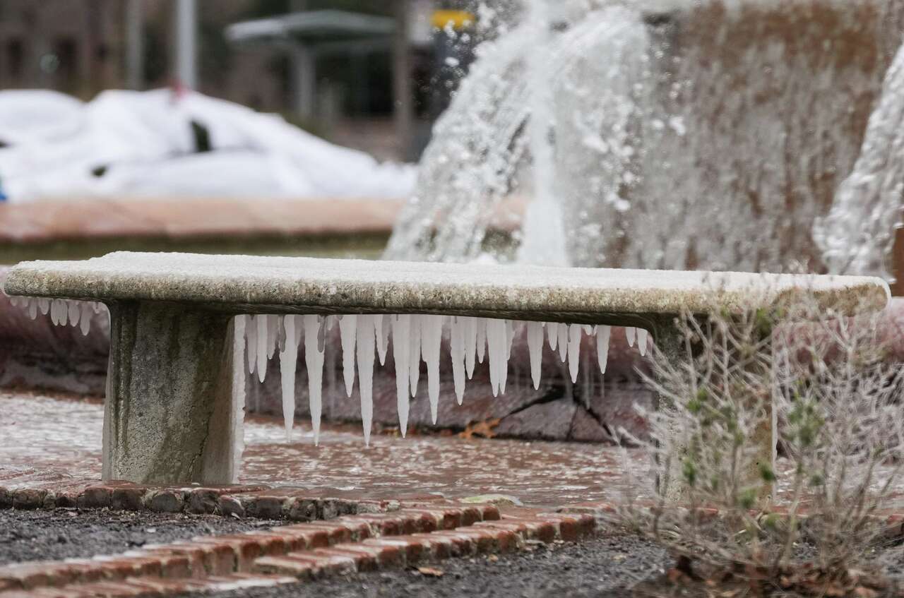 Winter storm delivers another blow to Houston's restaurants