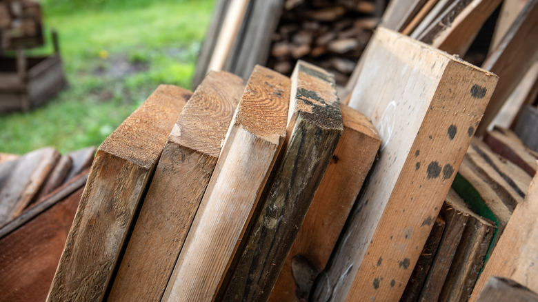 Transform scrap wood into a unique yard feature for birds with this DIY