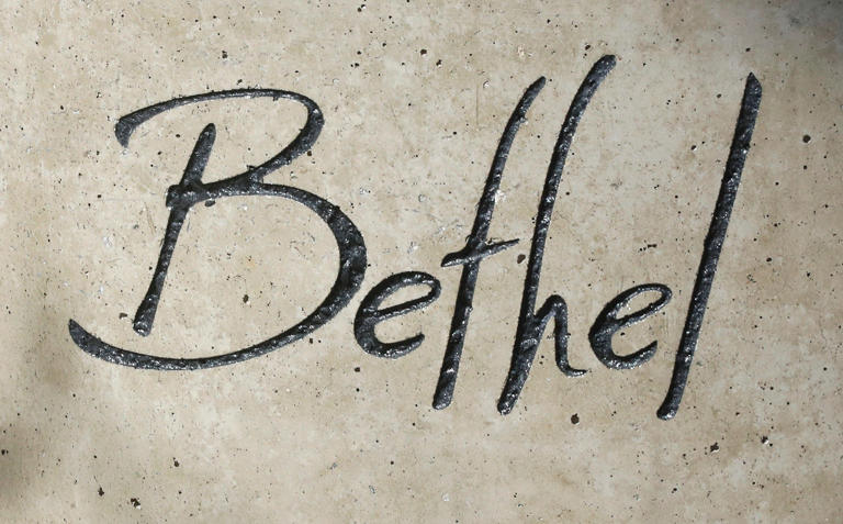 Northern California megachurch apologizes over misconduct of star pastor