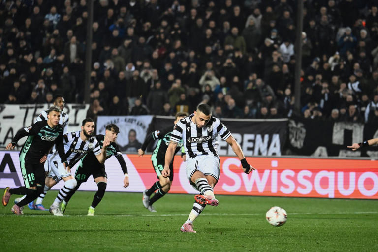 7 fans of Greek soccer team PAOK killed in vehicle crash in Romania ...