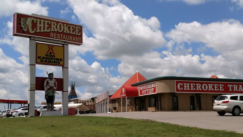 This little Oklahoma town packs crystal shops, comfort food, and ...