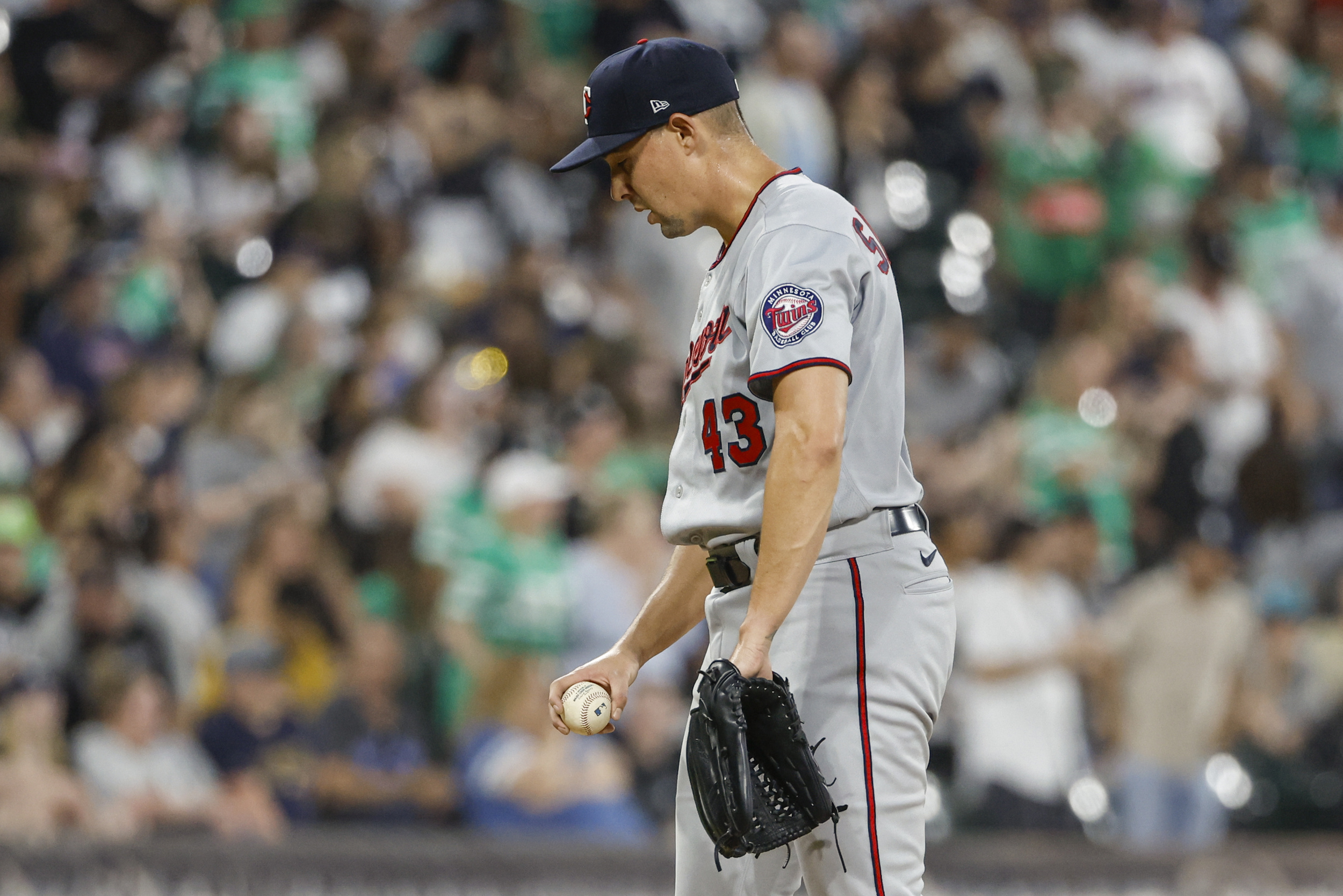 Royals, Aaron Sanchez agree to minor league deal