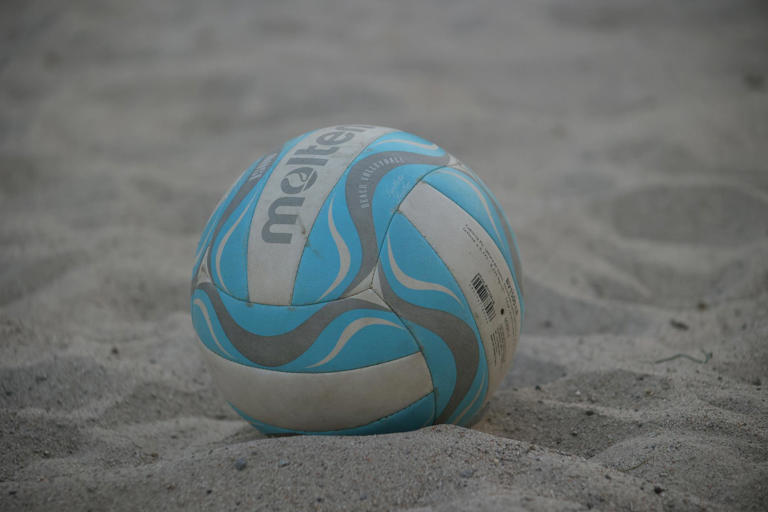 Local recreation leagues continue winter season with packed pickleball ...