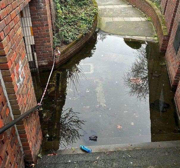Dartford pedestrian tunnel near county court remains out of action ...