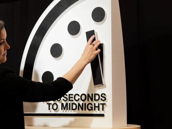 El reloj del “fin del mundo” marca la peor hora desde que fue creado ...