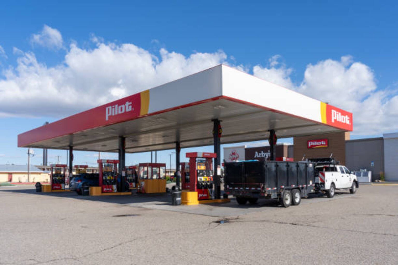 Tesla to install semi chargers at Pilot travel centers along major ...