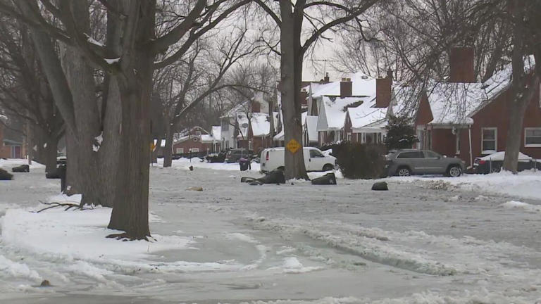 Detroit crews working to repair dozens of water main breaks throughout ...