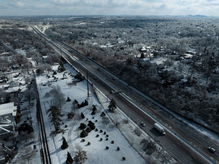 Winter storm updates: Dozens dead across US in wake of massive snowfall ...