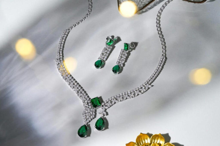 How jewelers spot the best vintage jewelry hidden in thrift stores