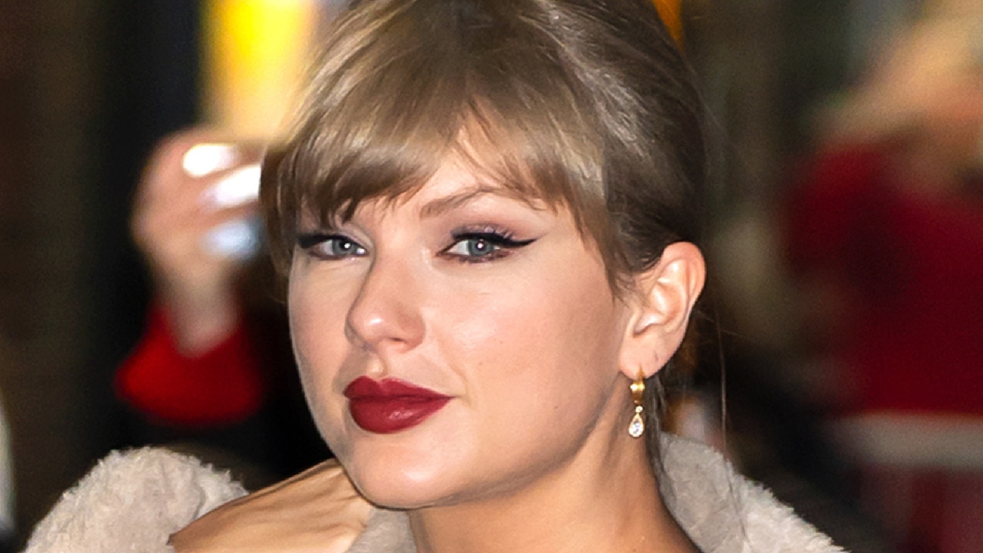 Taylor Swift's face has changed, and fans are taking notice