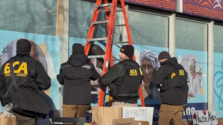 Minneapolis live updates: Trump says Noem won't step down