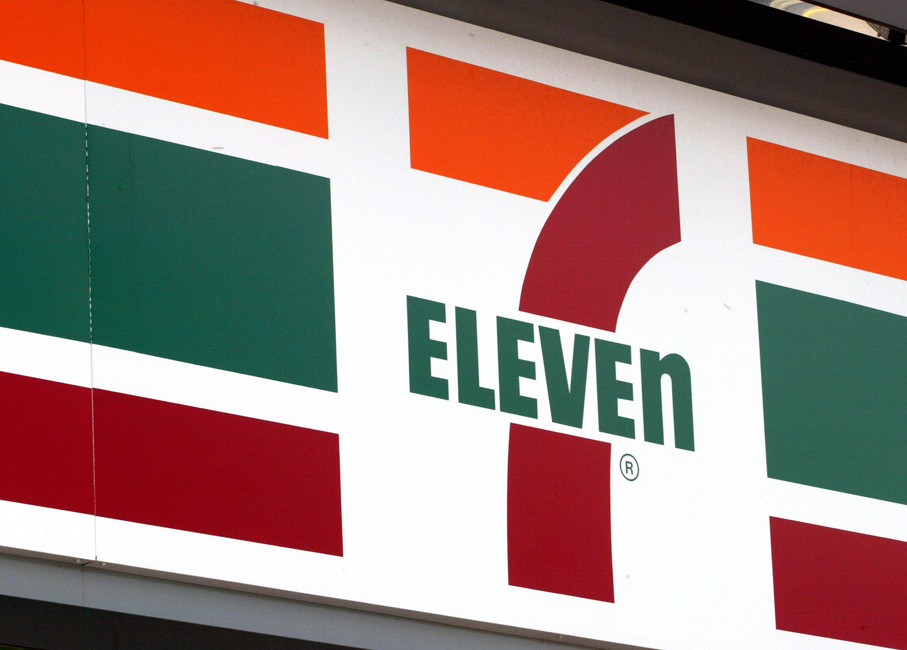 Viral video shows Florida GOP candidate using racial slur at 7-Eleven