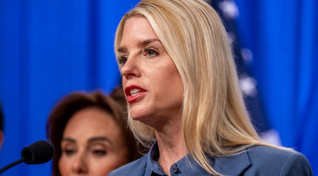 Secs of State targeted by DOJ voter data demands condemn Bondi letter ...