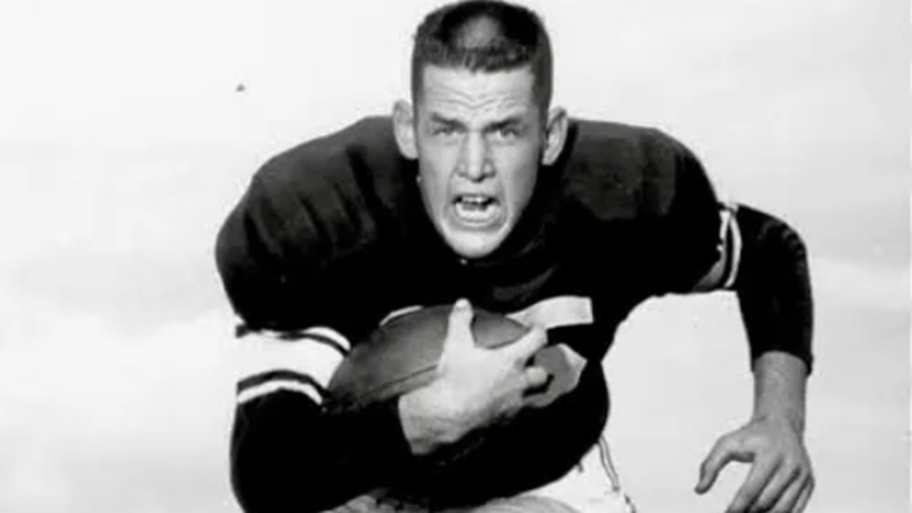 Oklahoma mourns the death of football legend Clendon Thomas