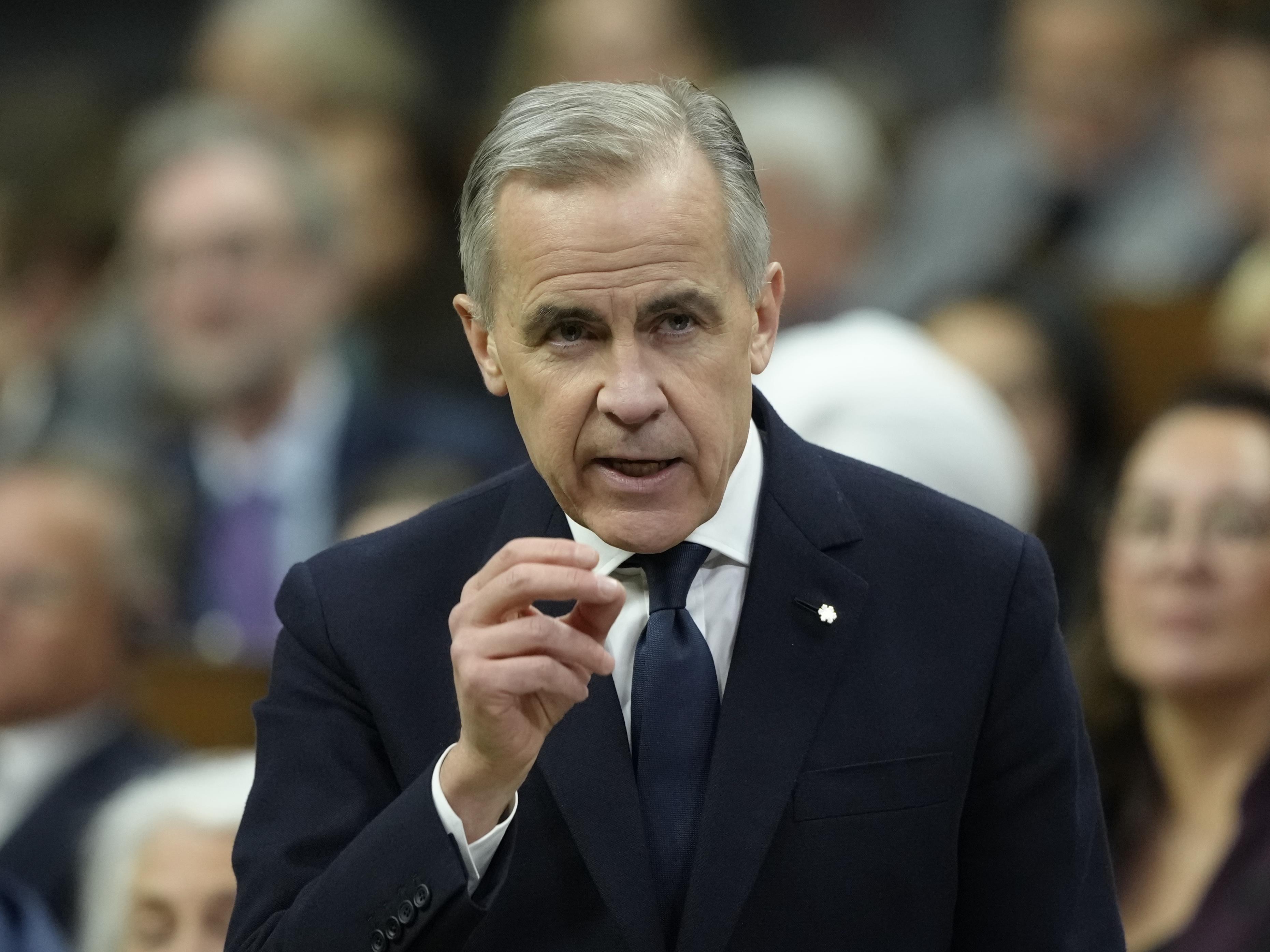 Mark Carney dément avoir reculé sur son discours à Davos en parlant à ...