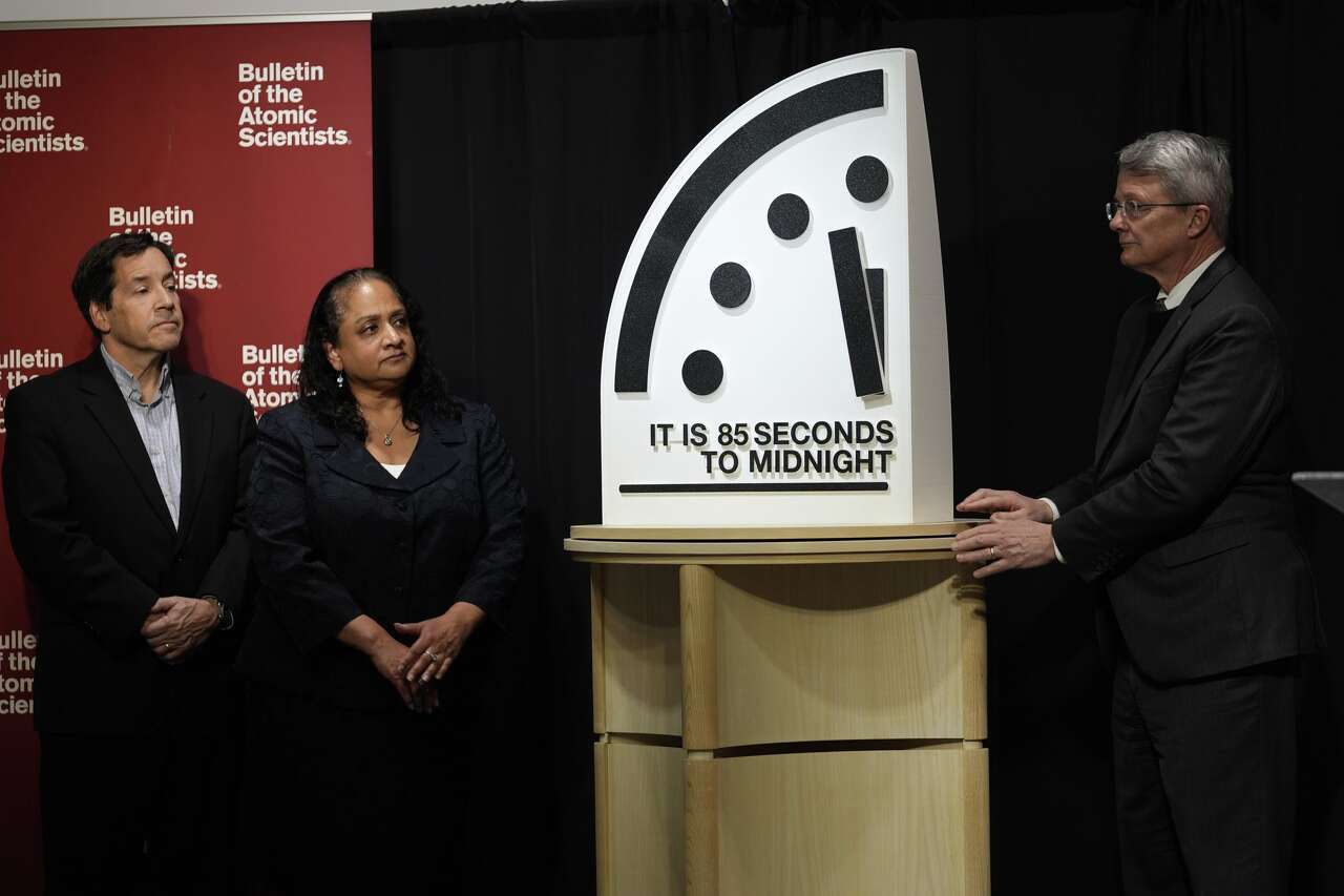 Doomsday Clock moves 4 seconds closer to midnight amid AI and nuclear ...