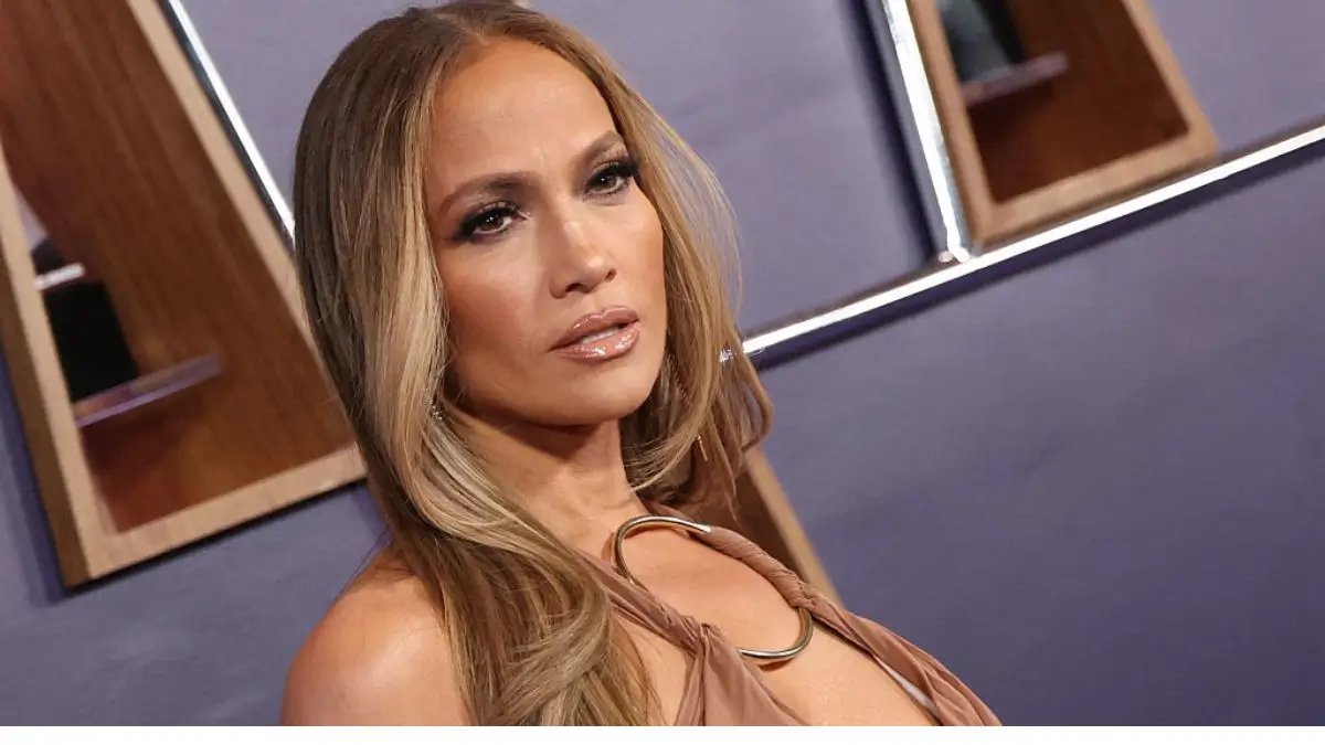 Outrage erupts over Jennifer Lopez's overexposed look during casual ...