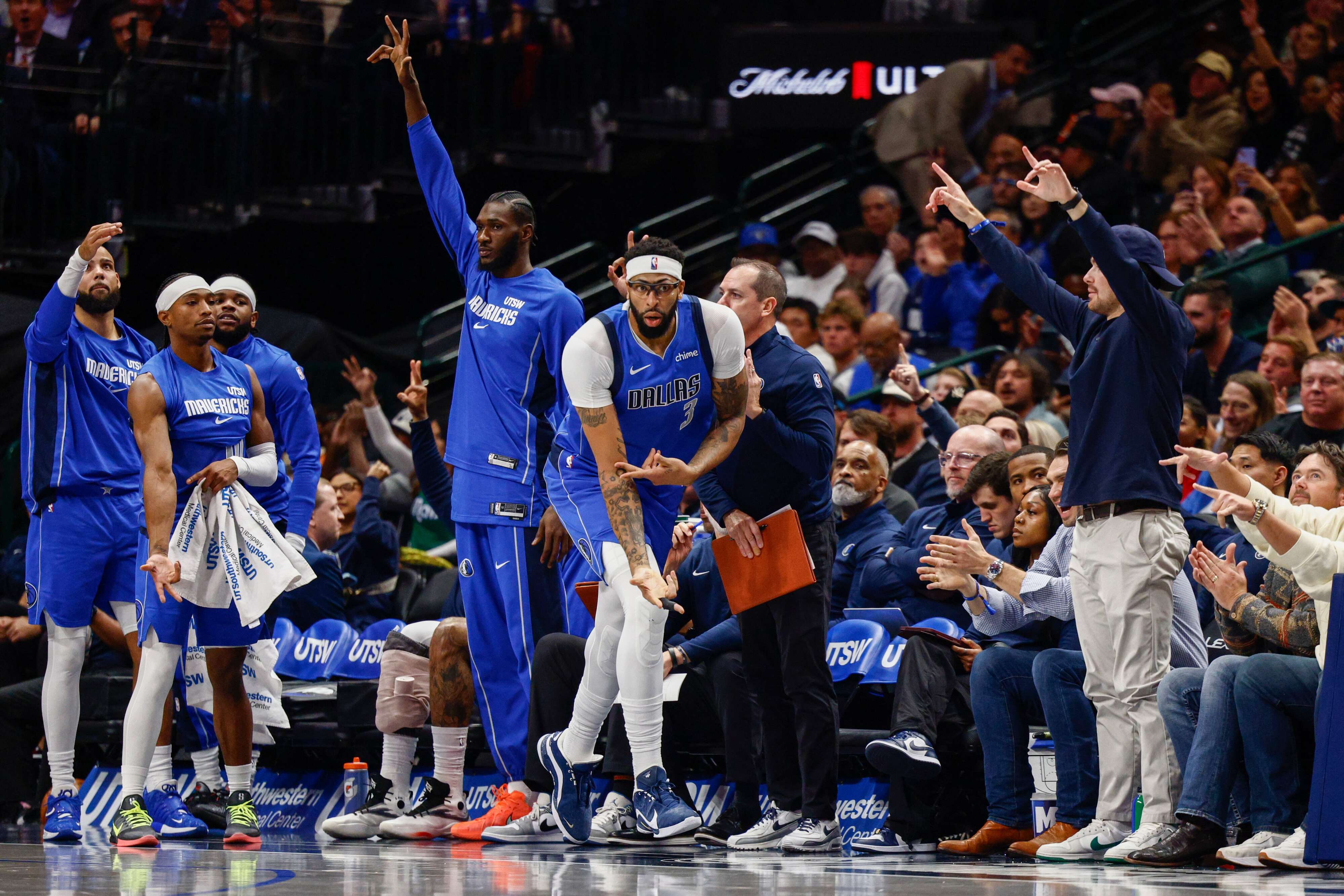 Why Anthony Davis could still be on the Mavericks beyond the NBA trade ...