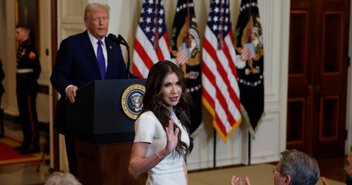 Republicans beg Trump to curb ICE and avert shutdown