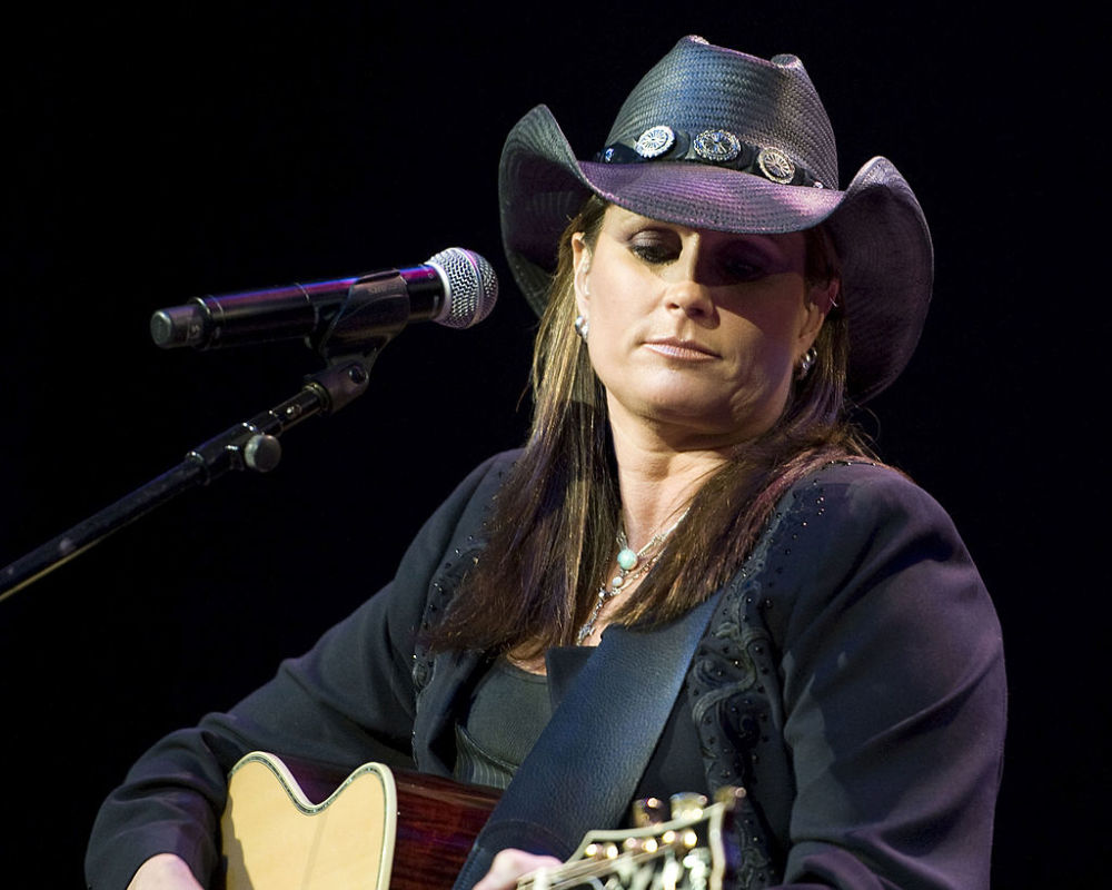 Terri Clark shares devastating photos of winter storm Fern's impact in ...