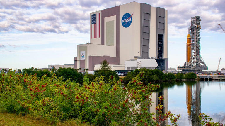 NASA moves critical fueling test for Artemis 2 moon rocket up to Jan. 31