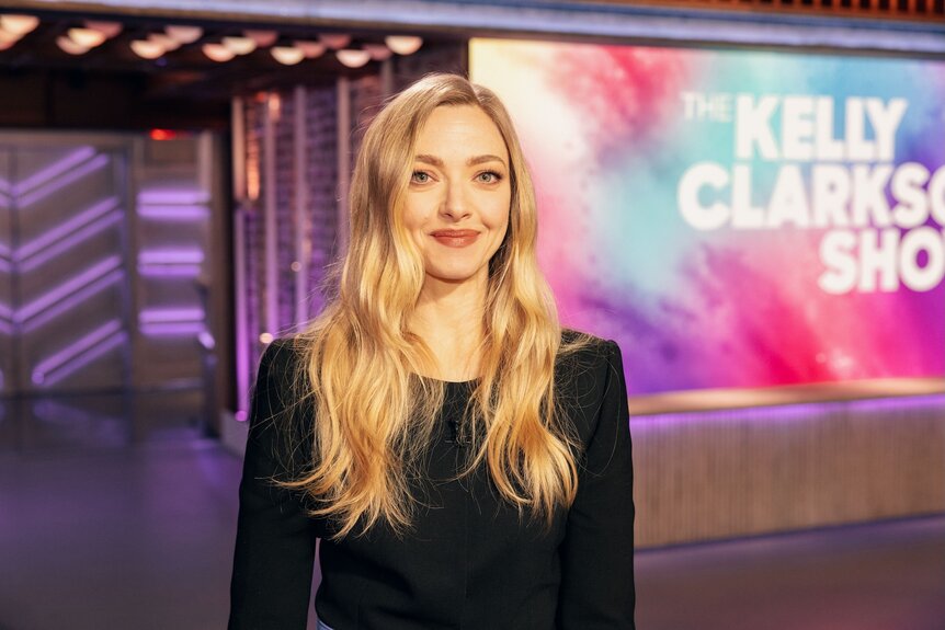 Amanda Seyfried's transcendent 'Beautiful Disaster' live duet with ...