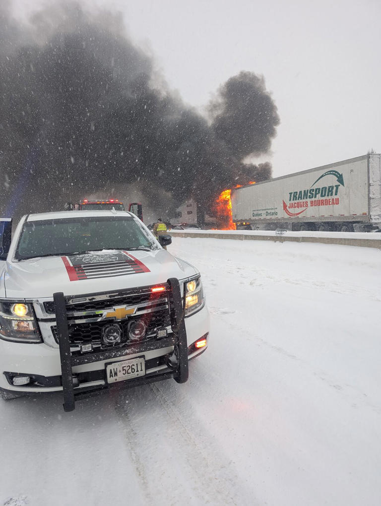 Crashes close sections of Highway 401 as snow squalls batter Kingston ...