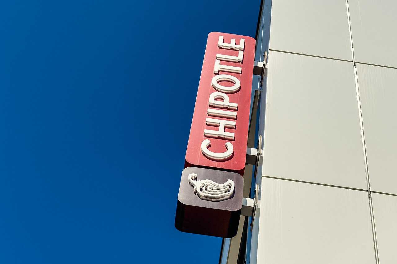 Chicken al pastor returning to Chipotle in February 2026