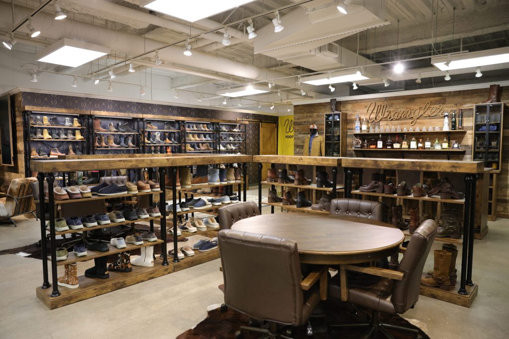 Red-hot western trend spurs interest at Dallas market