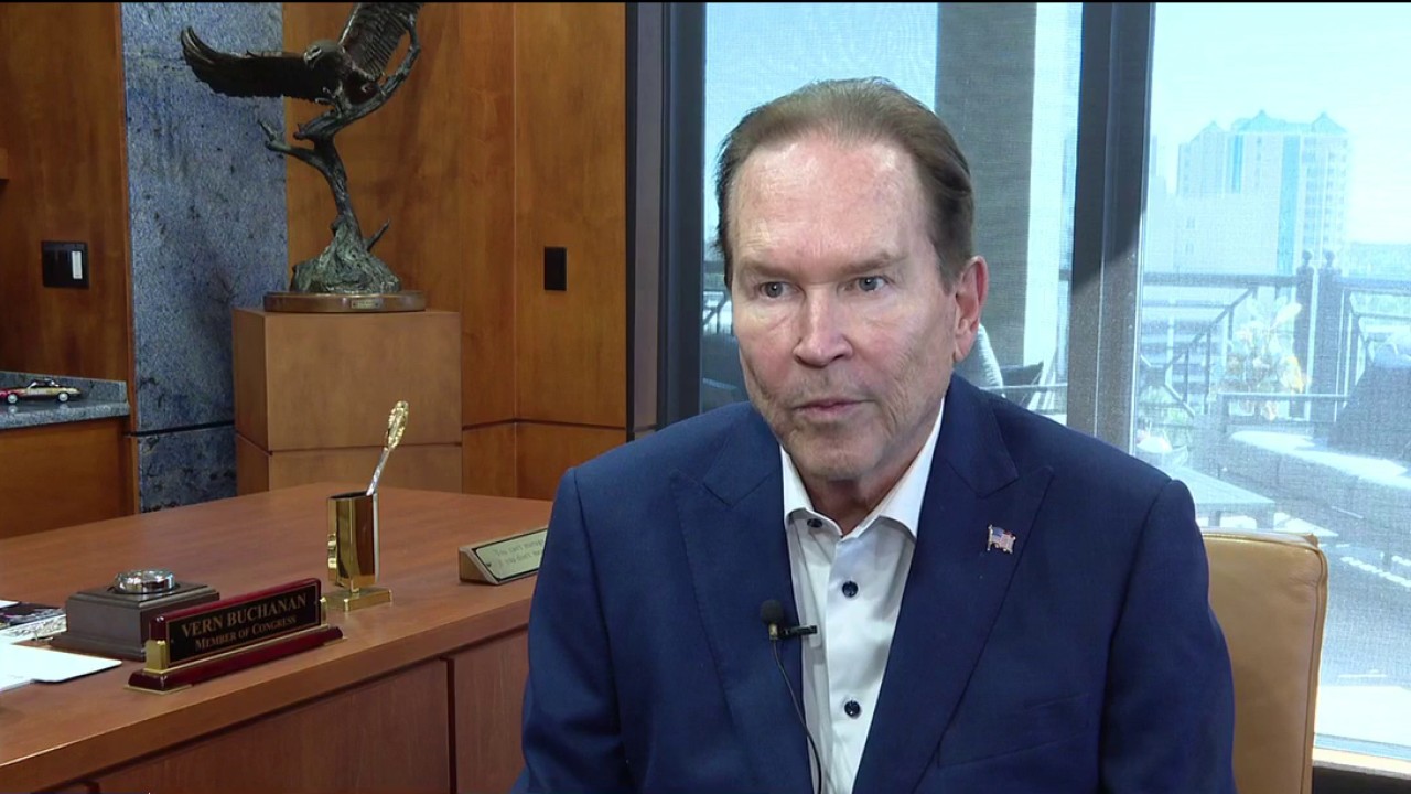 Congressman Vern Buchanan announces retirement