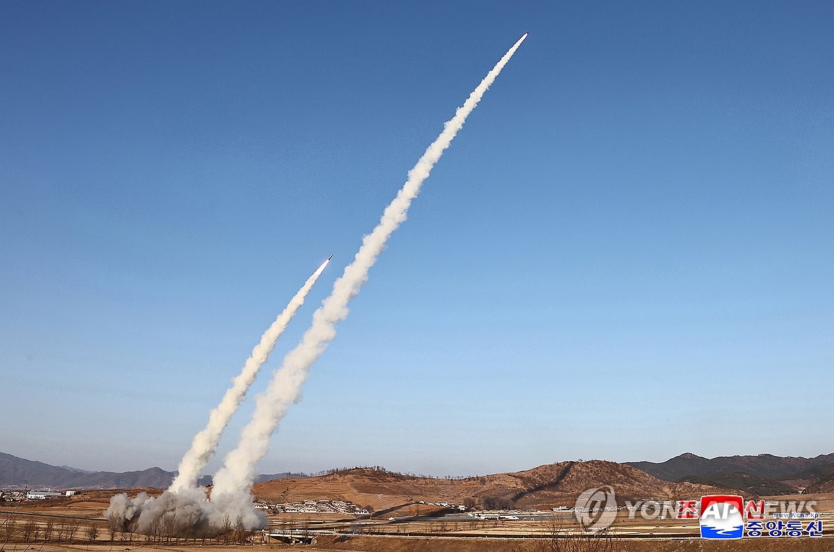 (3rd LD) N Korea fires ballistic missiles as S Korea, US conduct joint ...