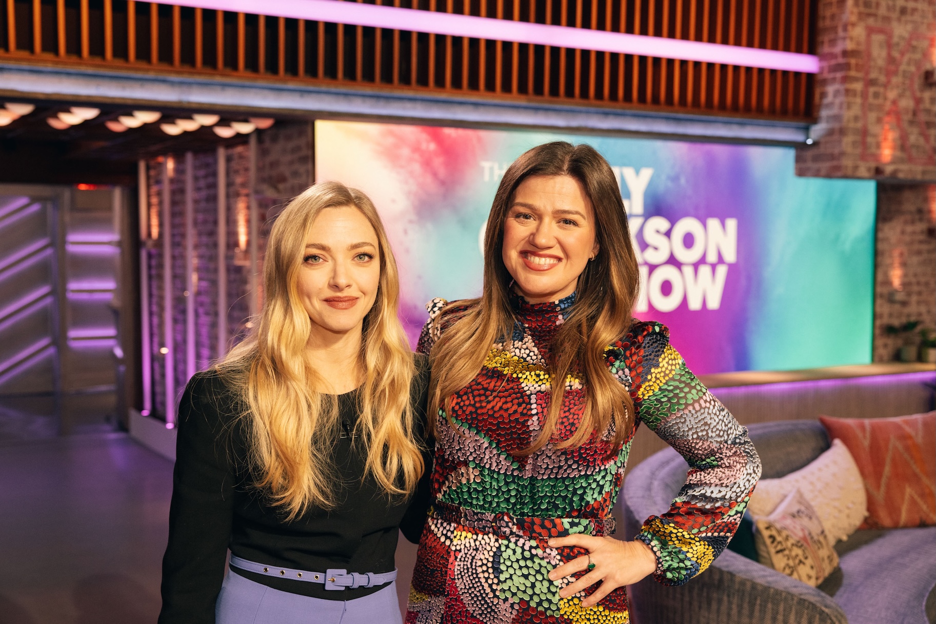 Amanda Seyfried's transcendent 'Beautiful Disaster' live duet with ...