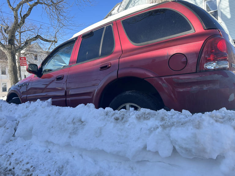 New Haven continues snow clean-up after winter storm